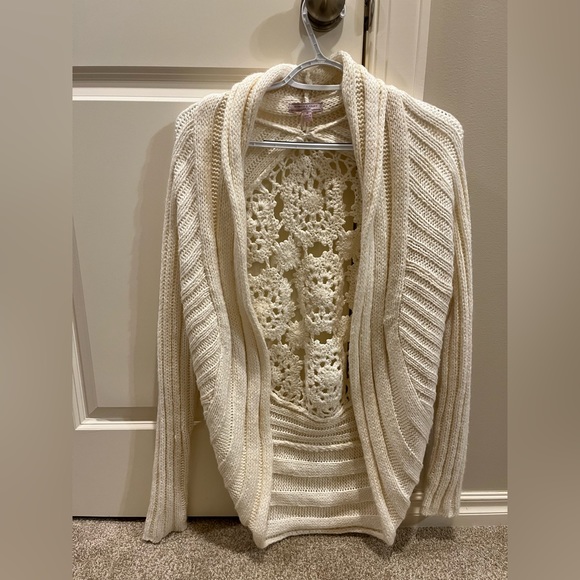 Romeo & Juliet Couture | Sweaters | Vguc Romeo Juliet Couture Cream ...
